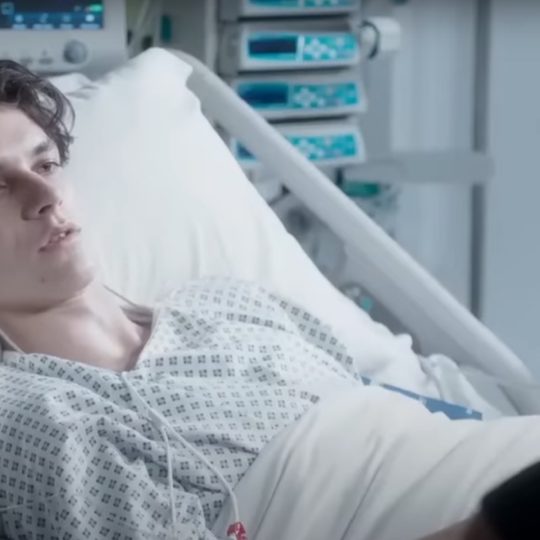 L'Étranger (Film) : Explication de la fin et analyse complète